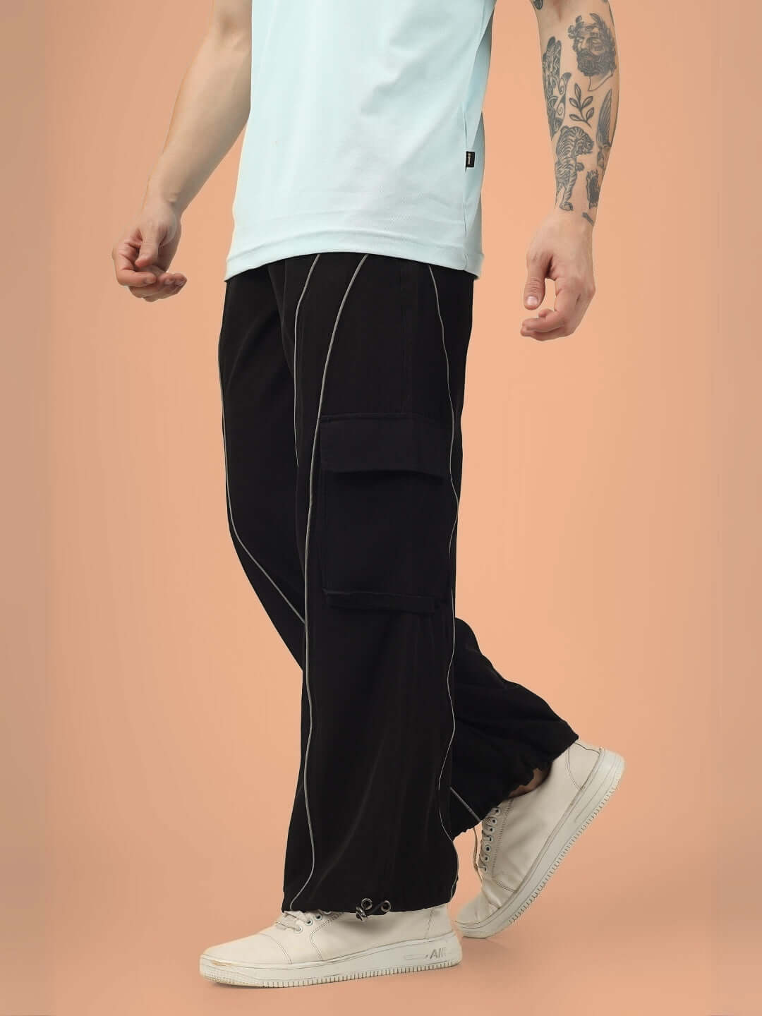 RAY REFLECTOR PARACHUTE CARGO PANTS BLACK